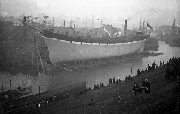 Pictures Ship Building and Launching – Maryport History (click here for ...